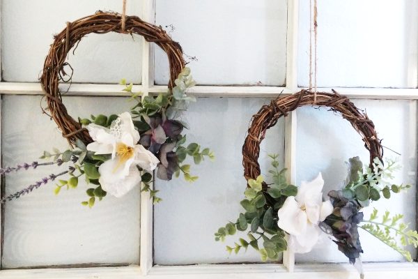 Simple DIY Spring Mini Wreaths